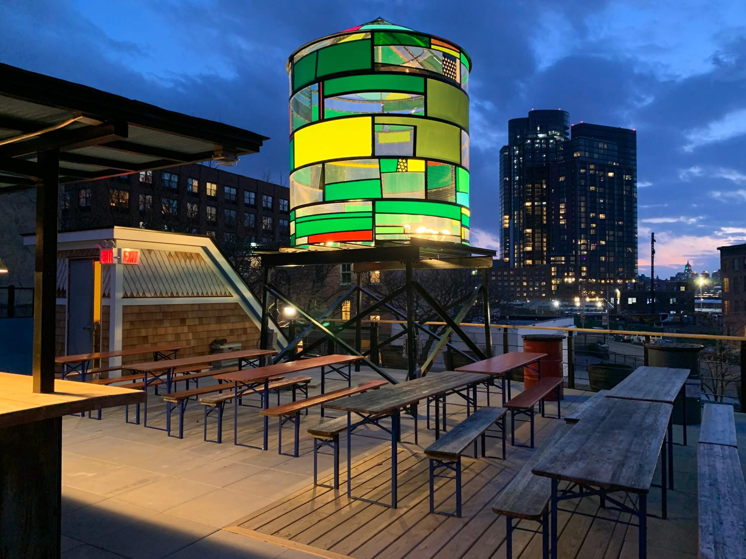15 STAND-OUT Rooftop Bars in Brooklyn (Waiting to Be Explored!)