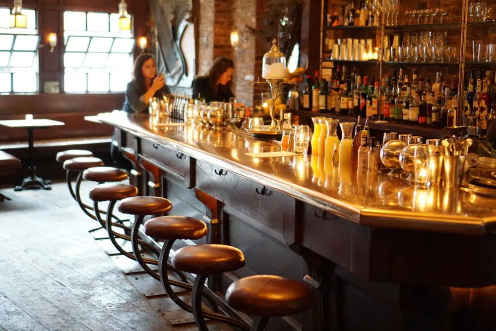 15 TASTY Bars in Tribeca (You'll Keep Coming Back To!)