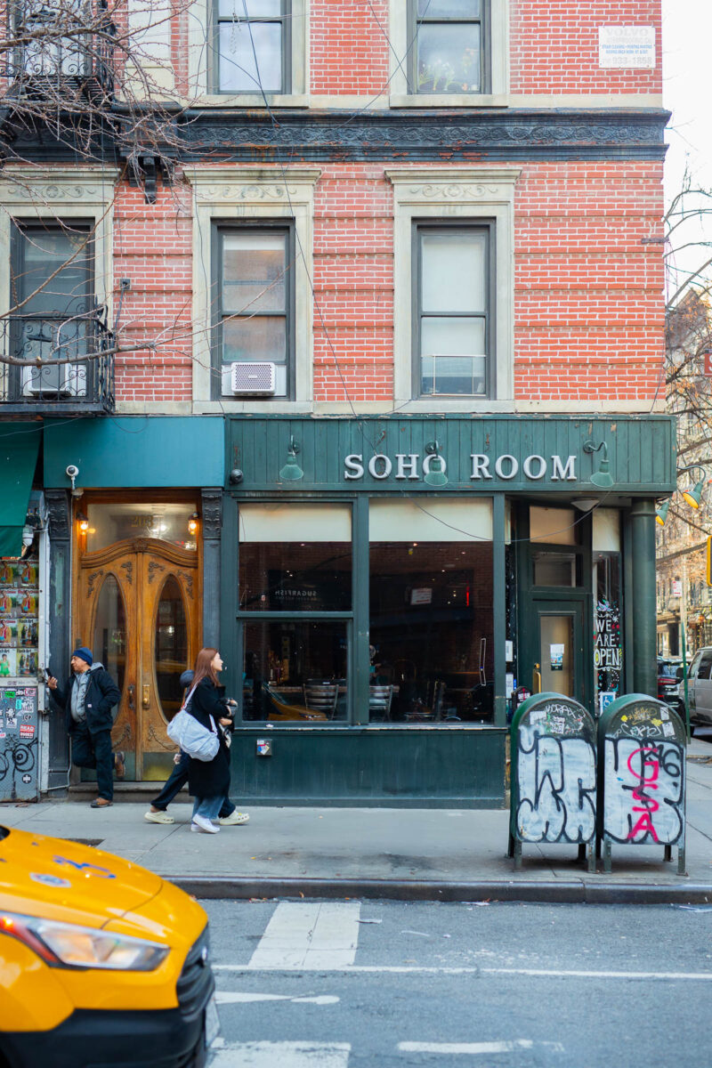 15 BUSTLING Bars in SoHo (You'll Keep Coming Back To)